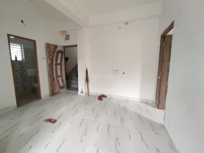 2 BHK 700 Sqft Flat for sale at Dhakuria, Kolkata | Property ID - 15149365
